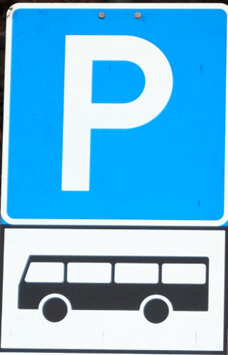 Skilt 552 – parkering 807.2 for varebil, lastebil eller trekkbil